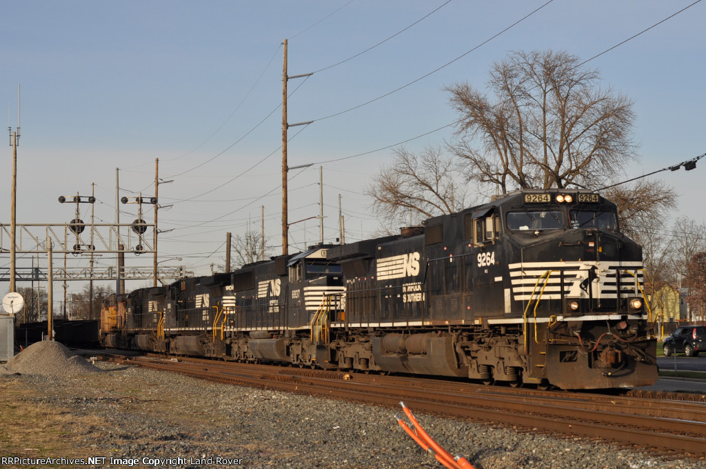 NS 9264 On NS 60 C Eastbound